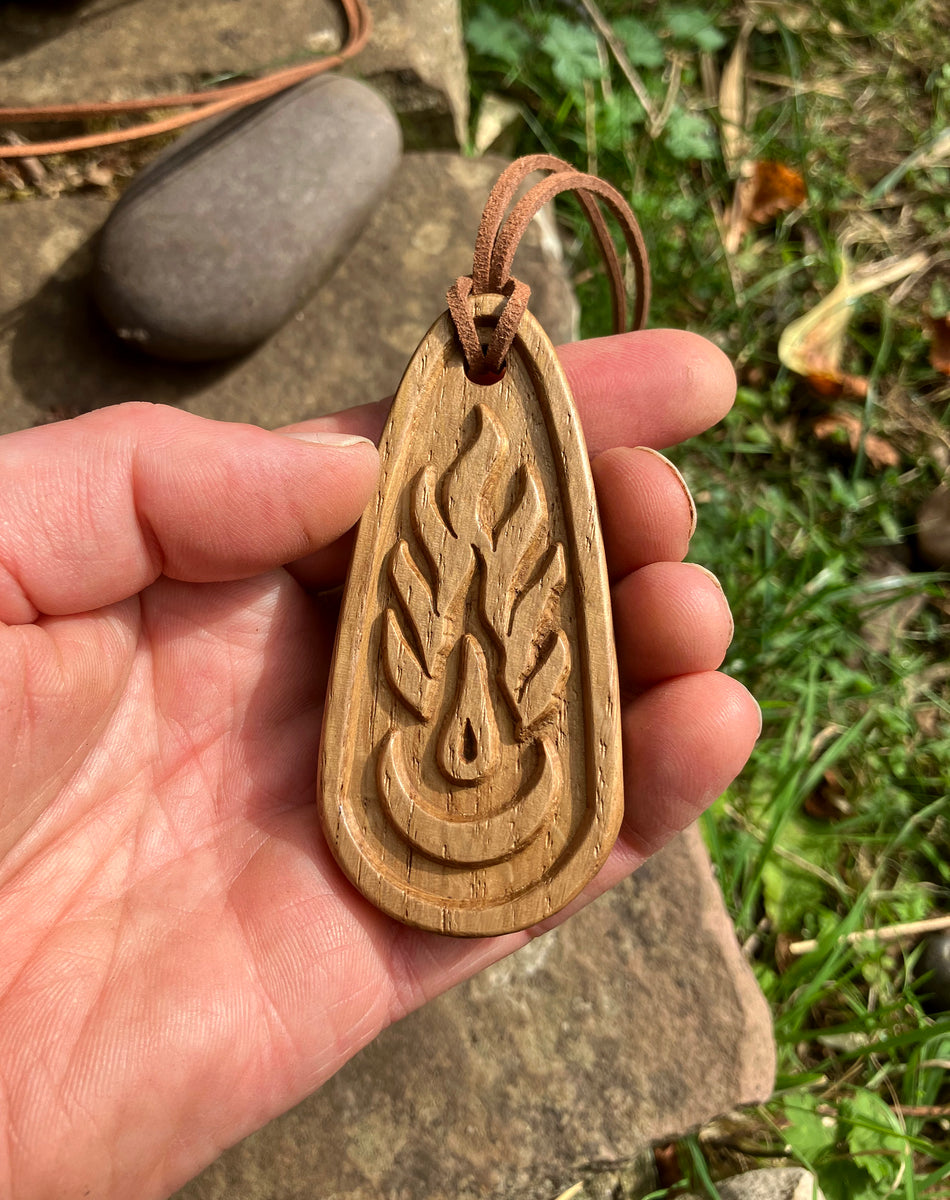 LUNAR GNOSIS - Oak-carved Talismanic Pendant – The Hermetic Workshop